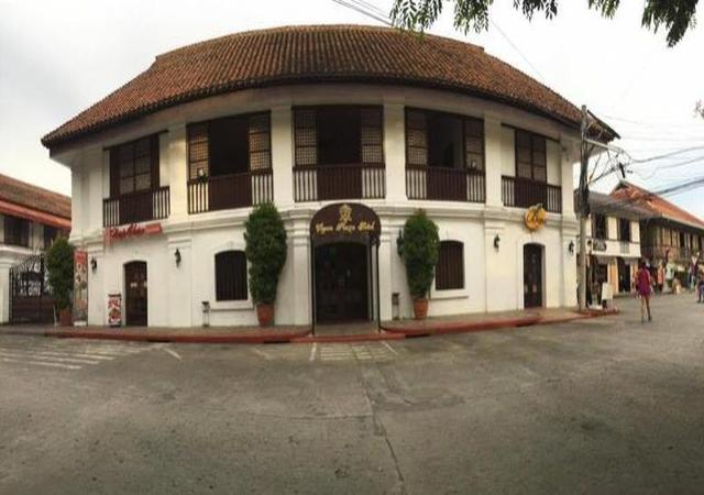 Vigan Plaza Hotel facade - Philippines Banaue & Sagada Tours, Manila ...